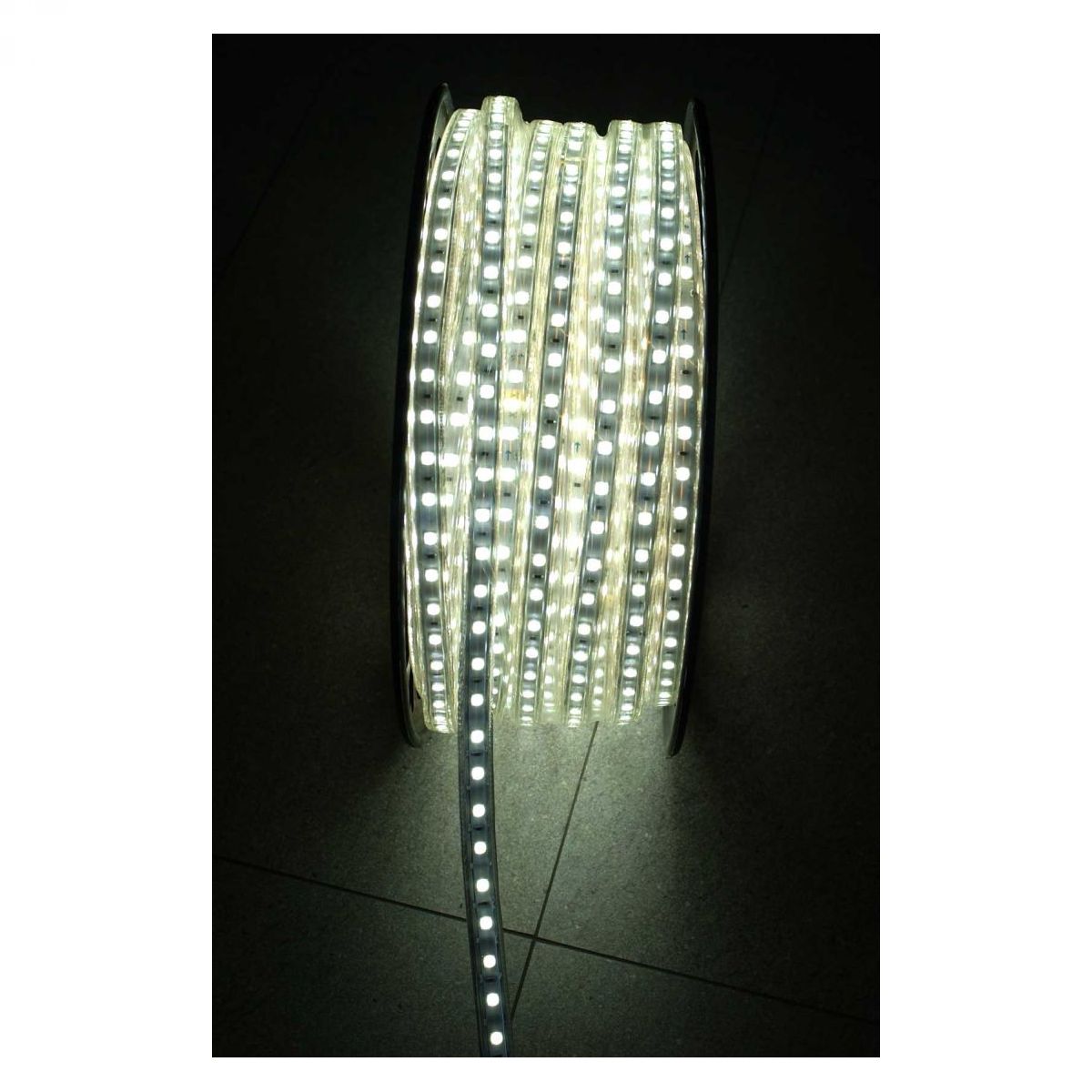 LED traka SMD5050 MKII 60 ledica/m 220V hladna bijela IP-67 X-LIGHT ...